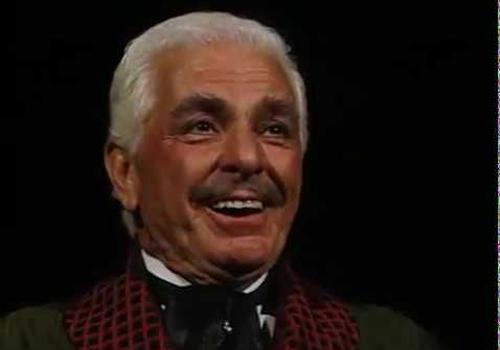 TÜRK TİYATROSU USTASINI YİTİRDİ